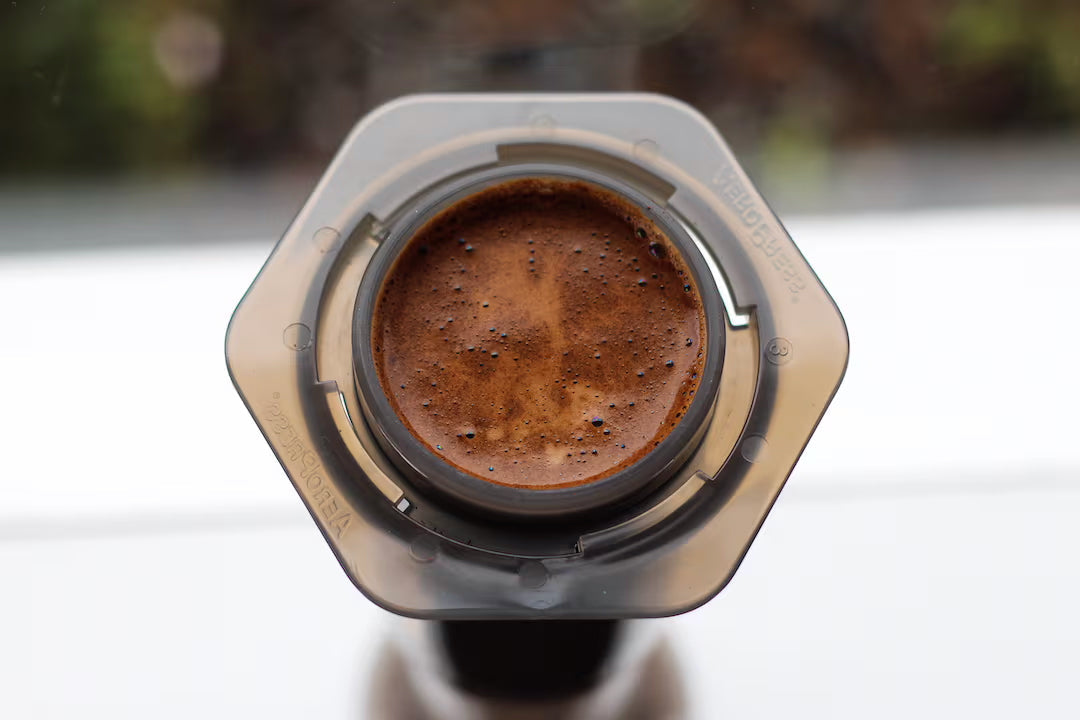 How to perfect the Aeropress inverted brewing method – Veneziano Coffee ...